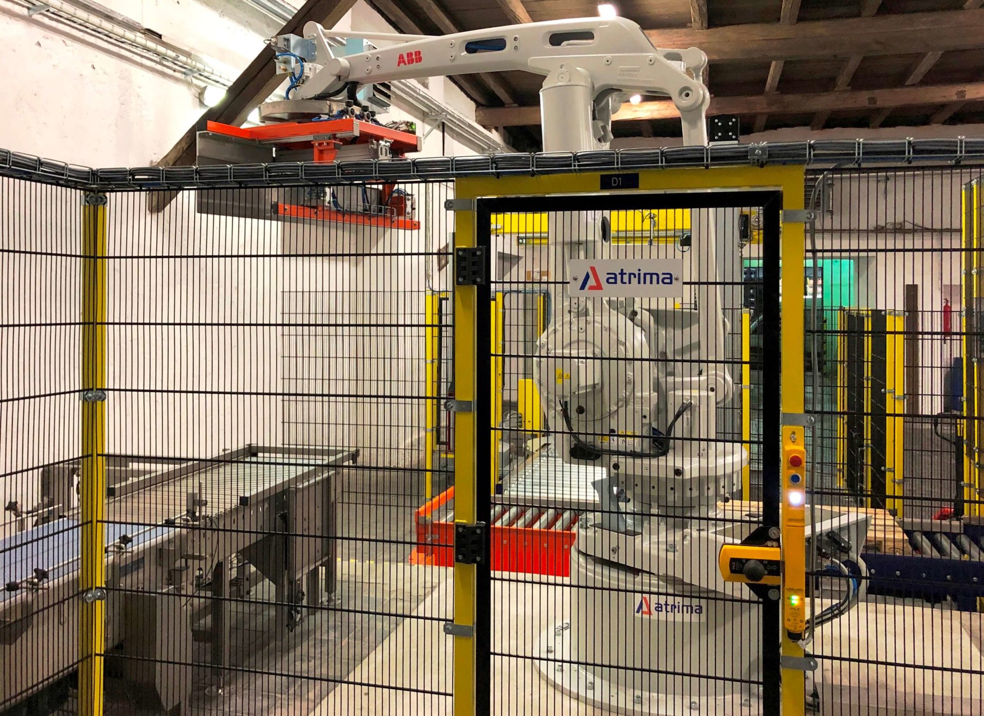 Robotic palletization of cans and cartons - Atrima spol. s r.o.